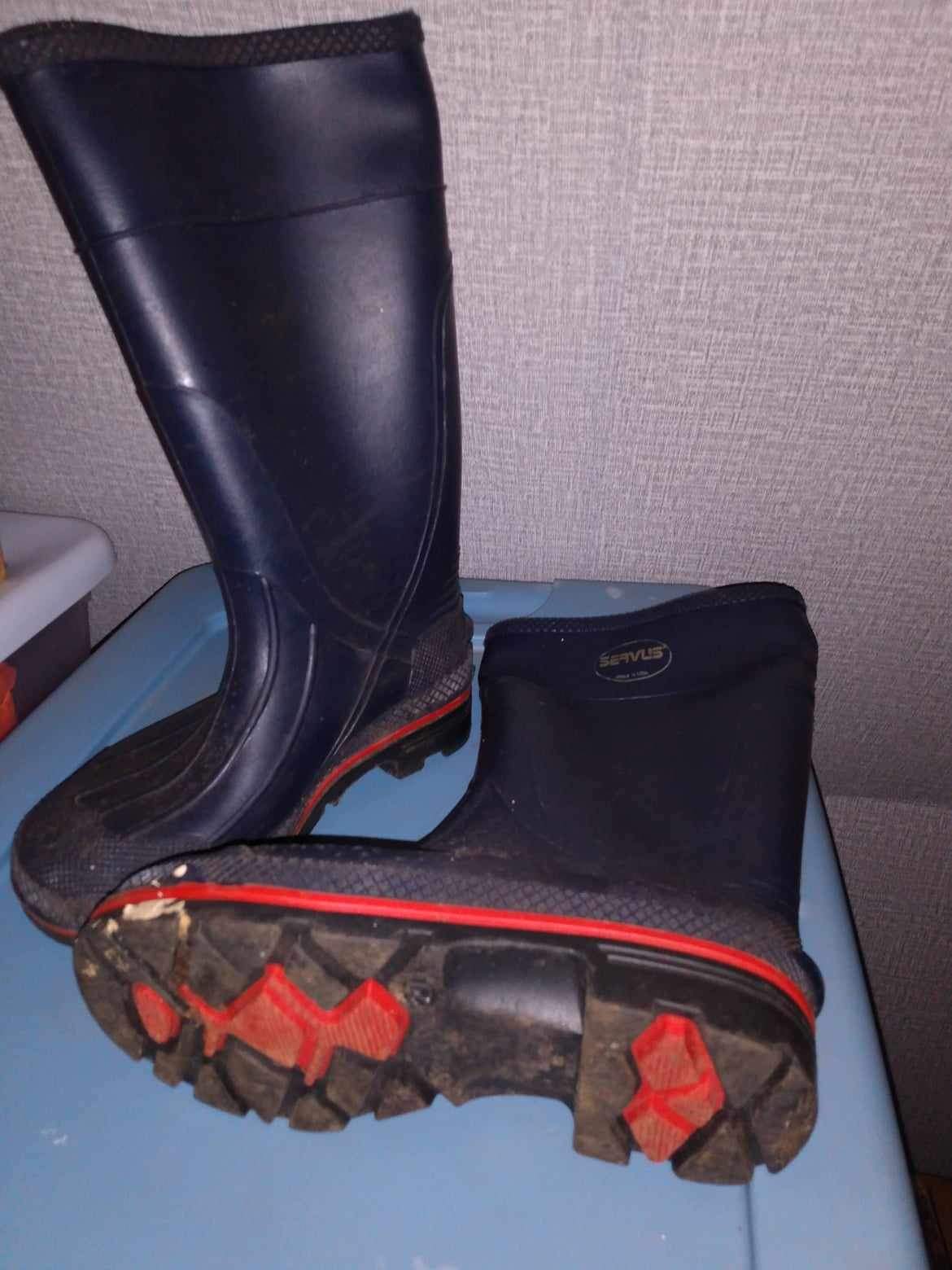 How Do You Restore the Shine of Rubber Boots? » Hunting Seeker